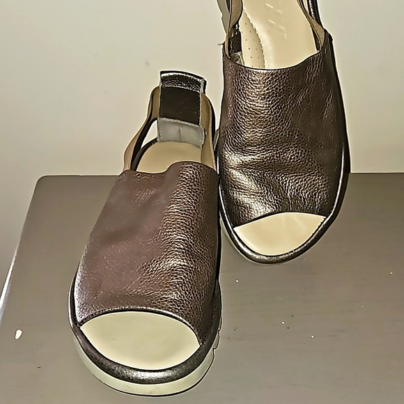 THE FLEXX | Shoes | The Flexx Wat Is Wav 2 Sandals Sz 6 | Poshmark